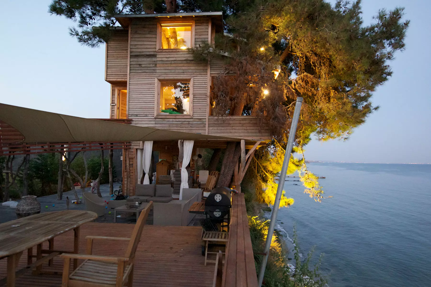 Pont la nan Treehouse reyèl la tankou nan rèv ou nan Tekirdağ, Tekirdag, Turkey